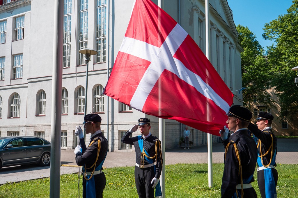 Eesti lipp ja Taani lipp – Külauudised