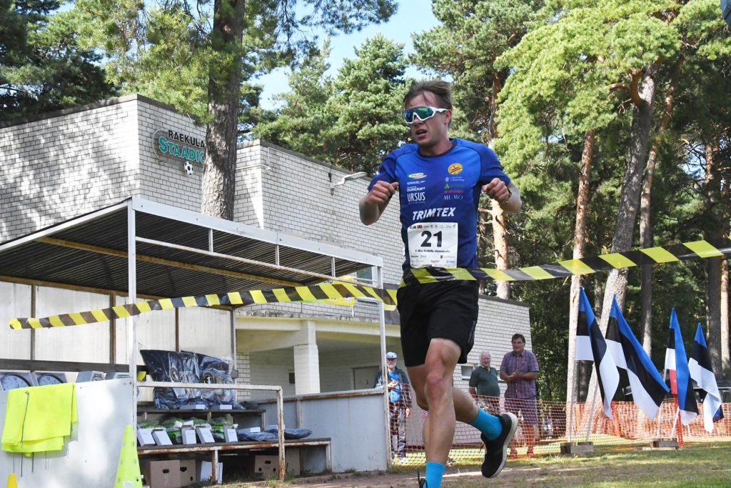 Üle 100 foto: TIMMO JERET ÜLLATAS JULGEMAIDKI ENNUSTAJAID – Külauudised